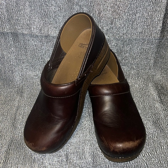 Dansko | Shoes | Dansko Closed Back Clog Shoe Size 4 Deep Brown Used ...